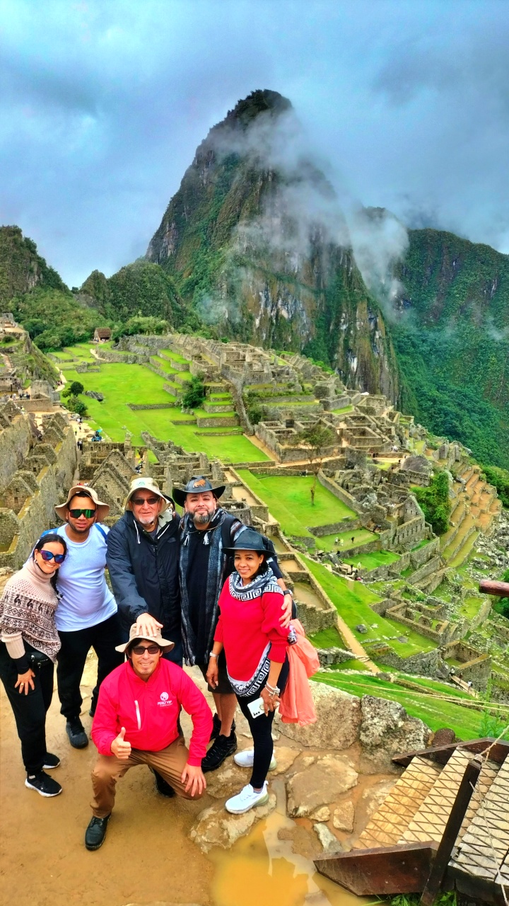 Tour Machu Picchu 1 día tren expedition o voyager | Perú Vip Viajes ...