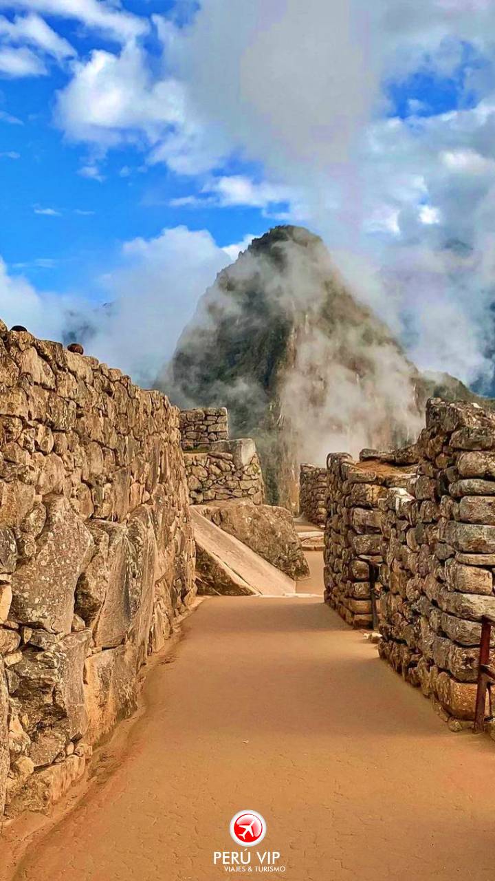 Tour Machu Picchu 1 día tren expedition o voyager | Perú Vip Viajes ...
